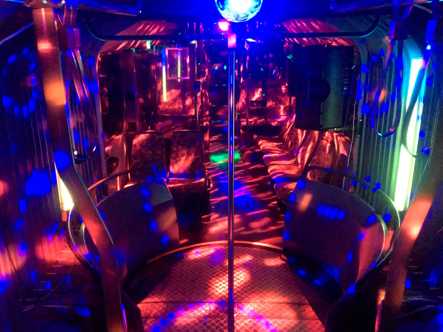 Nu mulighed for at være 50 personer i partybusser : Dansk PersonTransport